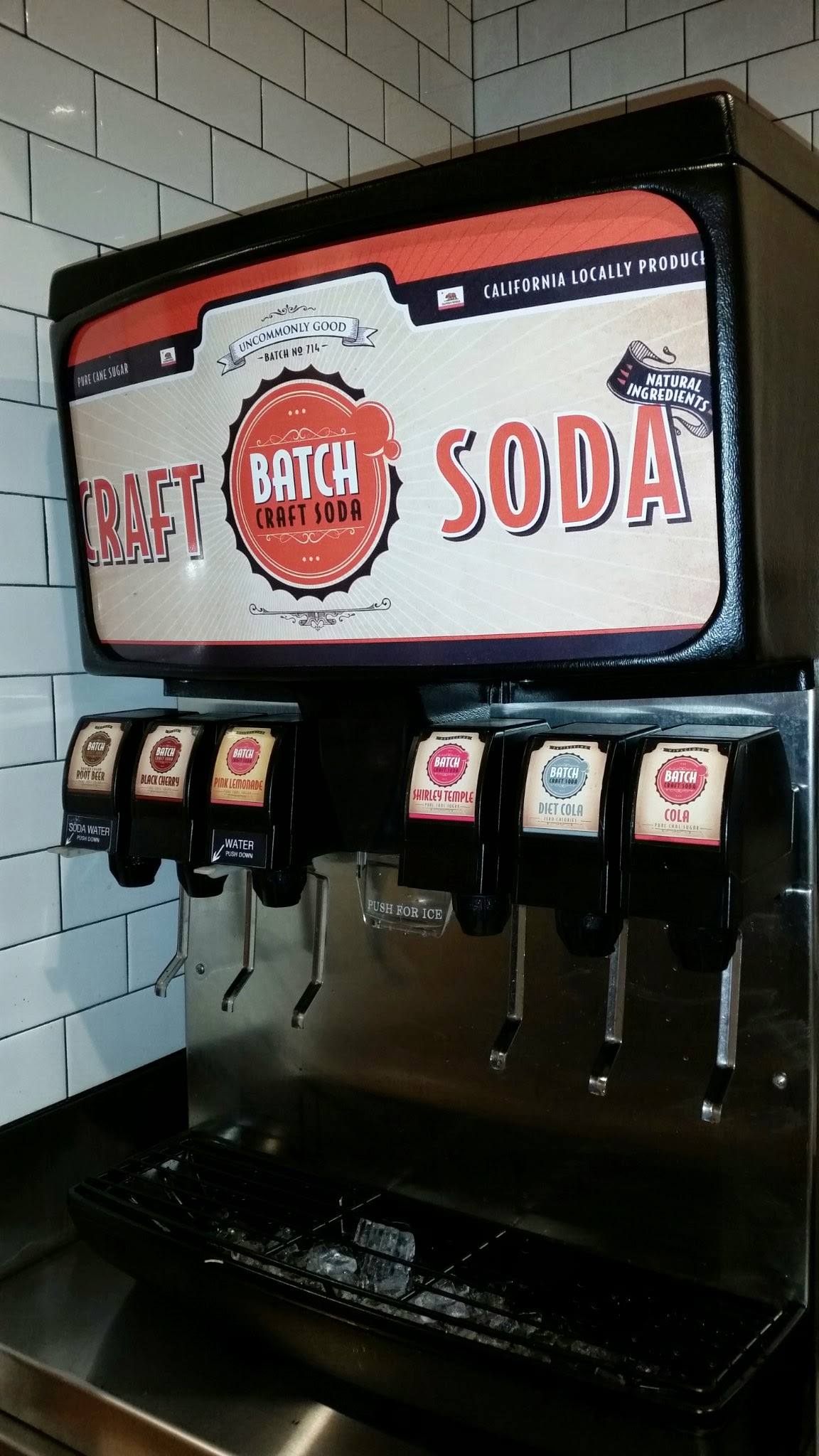 Slapfish Sustainable Seafood Comes to Newport Beach – First 100 Lobster ...