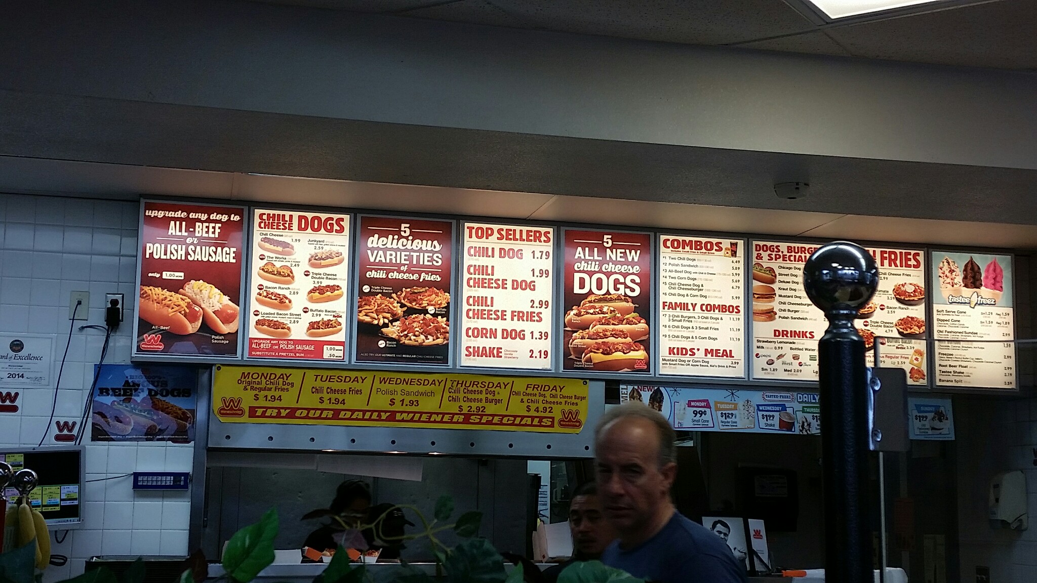 Wienerschnitzel Has Five Awesome New Chili Cheese Dogs That Have ...